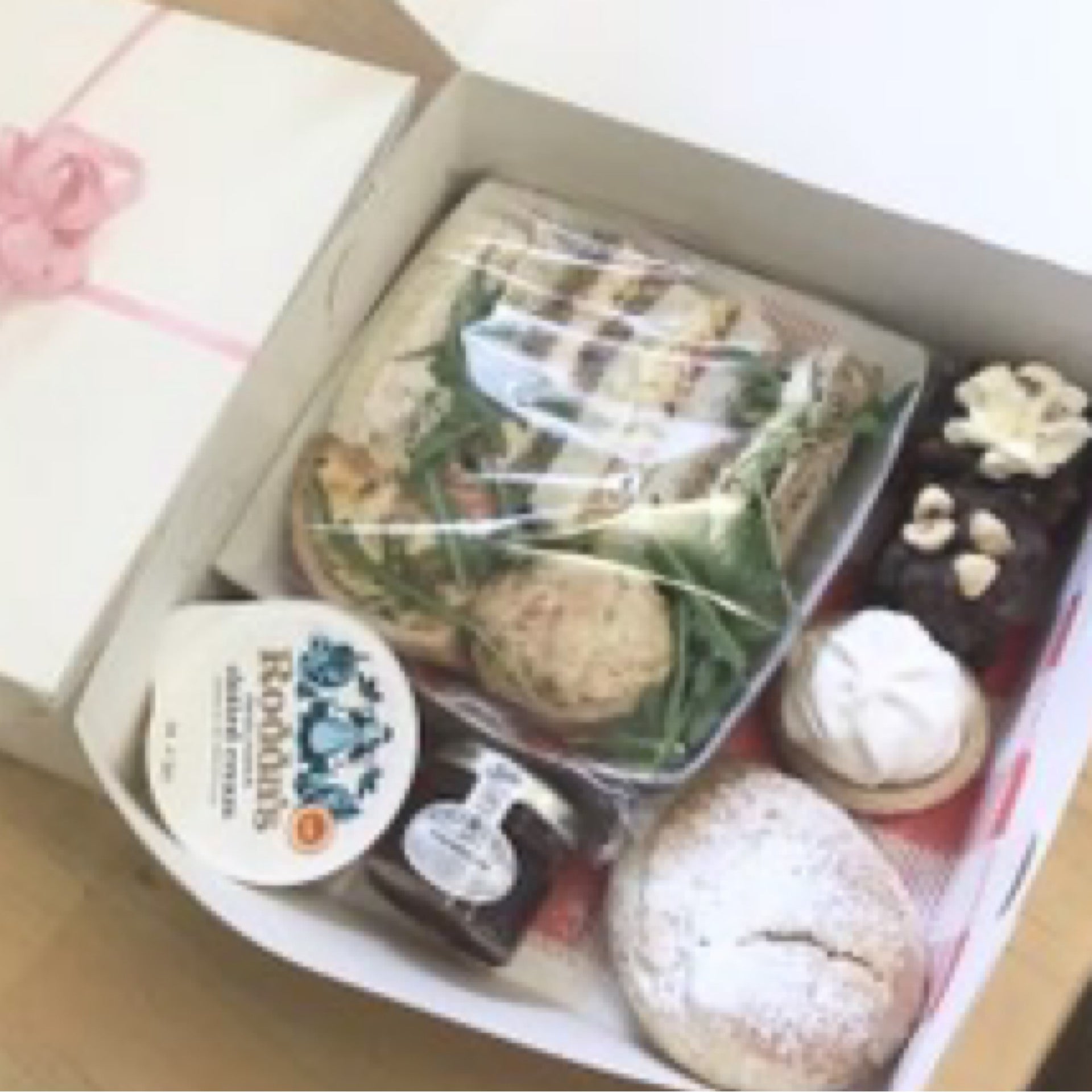 Afternoon Tea Picnic Box | Mama Feelgoods Chalk Pit Farm, Bekesbourne ...